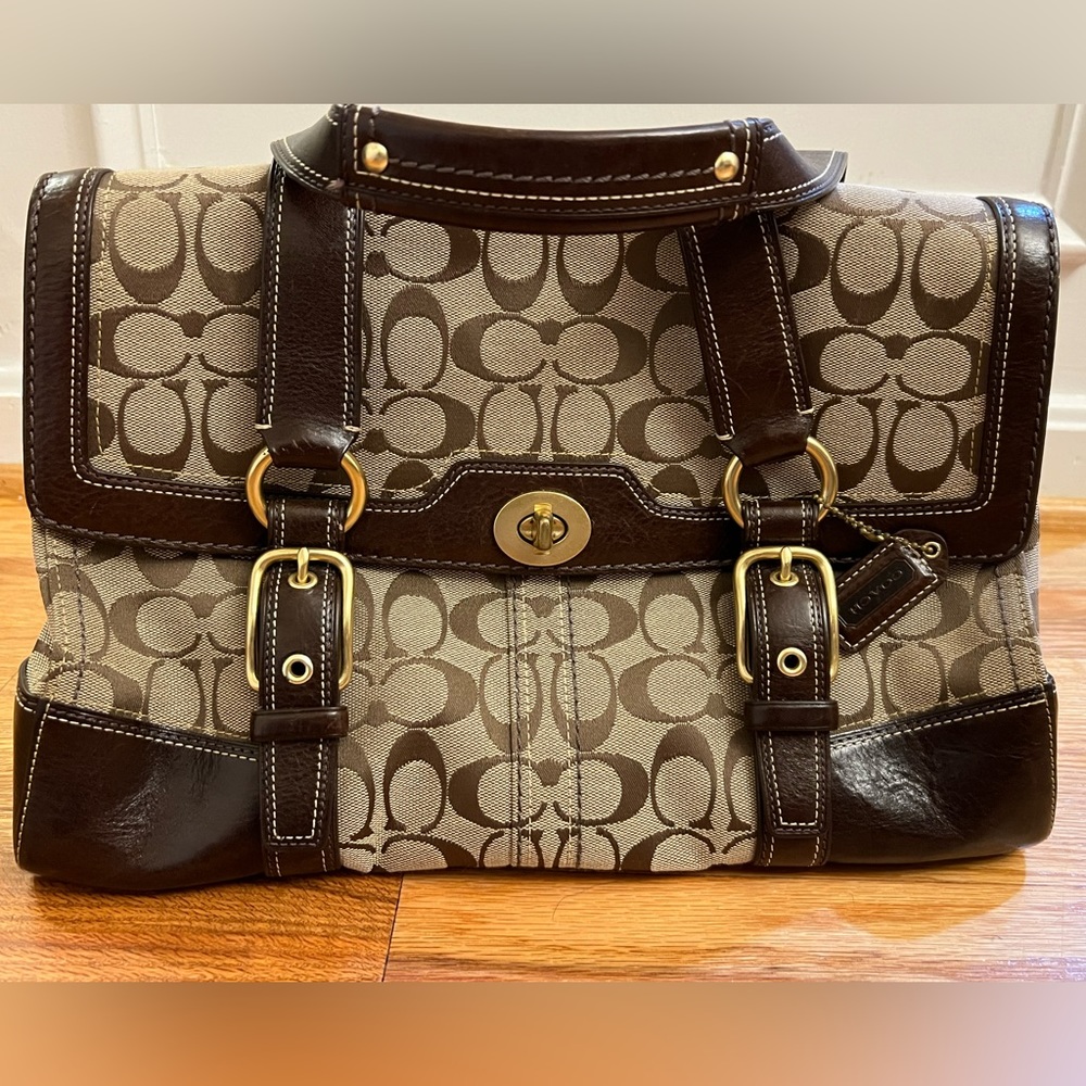 Coach Signature Hampton Large Flap Satchel - Like New - Gem